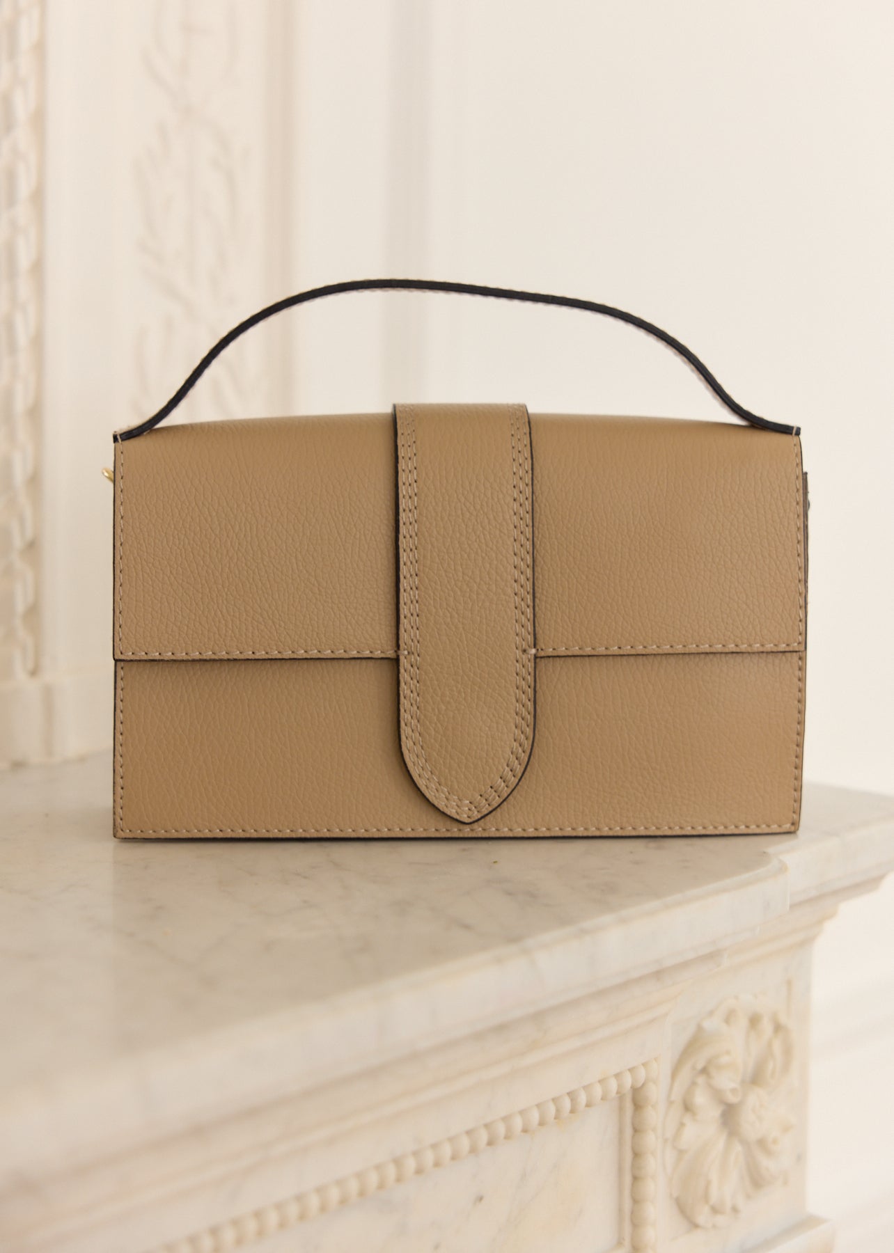 Sac cuir taupe détails dorés - Paula | Motus Boutique