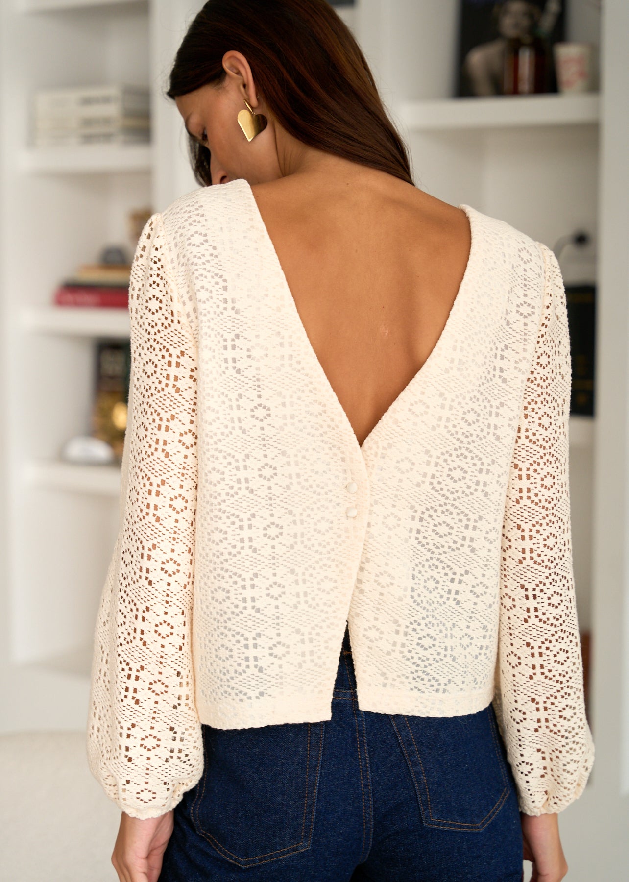 Blouse manches longues brodée beige ouverture au dos - Maurice | Motus ...